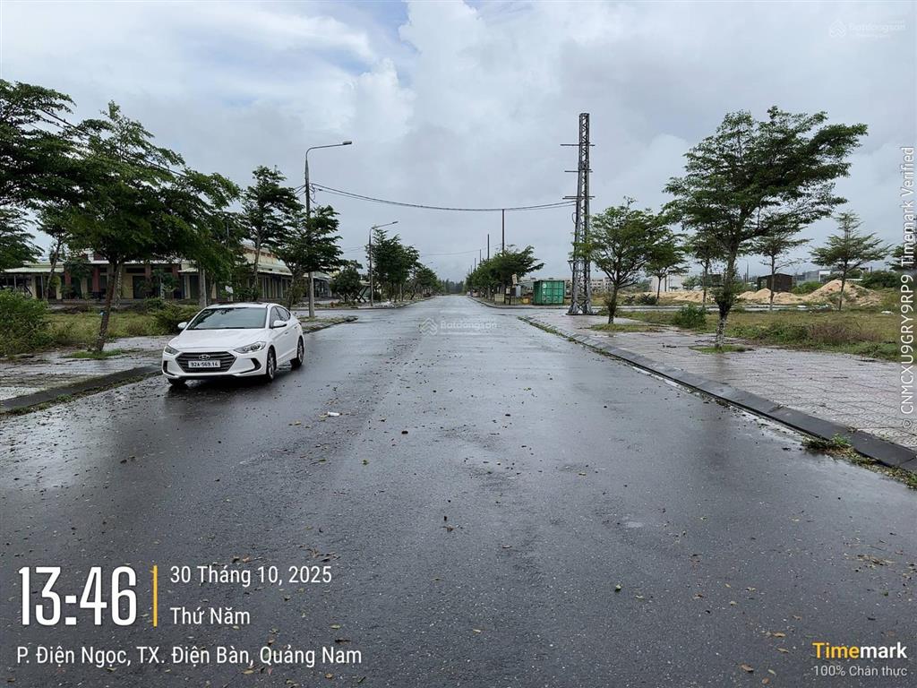 Chào bán lô góc đất biển,đường 10m5 trước cổng chợ viêm đông dt 135m2 ...