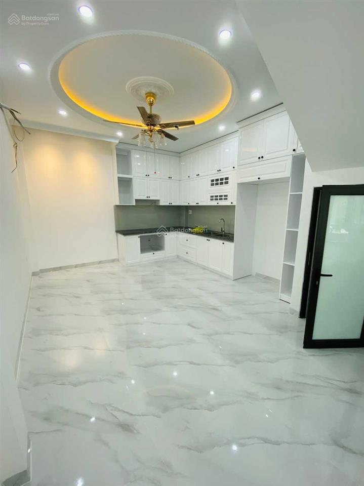 Nhà đẹp buôn bán tốt đường 13m ô tô tránh nhau hùng vương hồng bàng, đủ ...