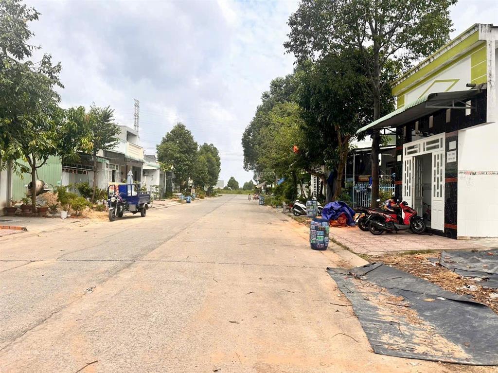 Chủ cần tiền kinh doanh kí gửi lô đất khu j mỹ phước 3, mặt tiền đường ...