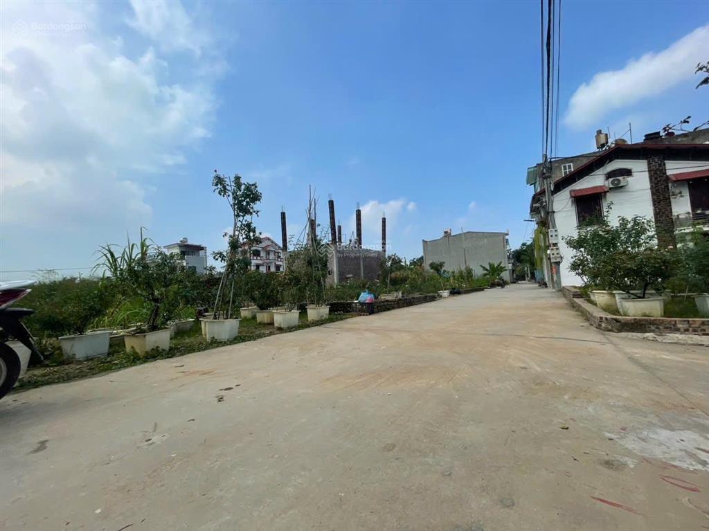 Thị trấn quang minh 53m giá 3tỷ ô tô tải ngủ trong đất mặt tiền 6m