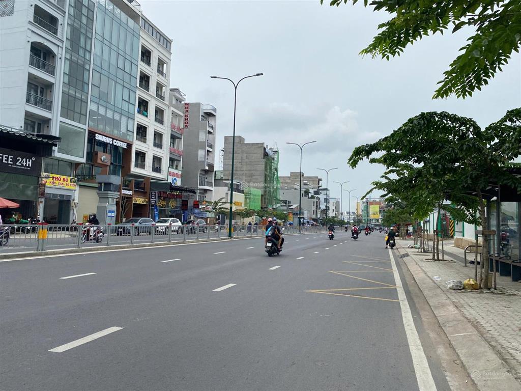 Bán tòa karaoke! mt 452 dương quảng hàm, p5, g. vấp, (dt 11x50m), hầm ...