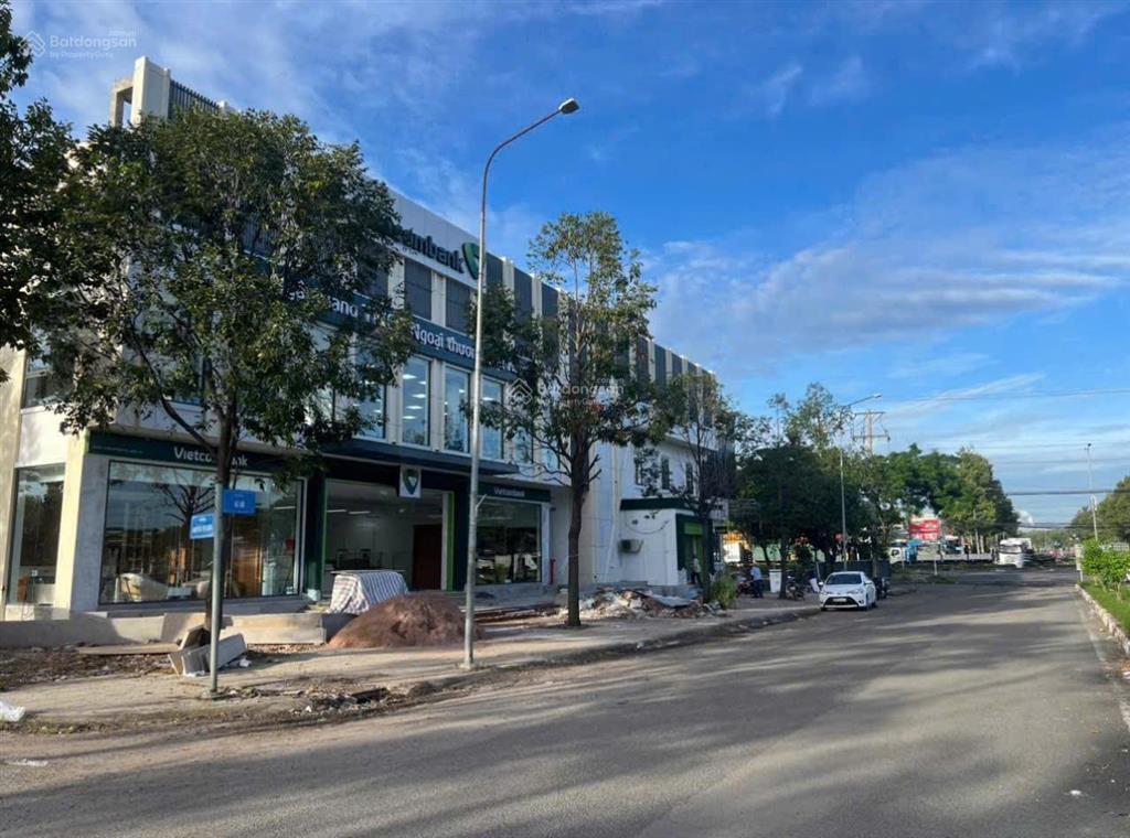 Chính chủ bán gấp lô đất mặt tiền quốc lộ 51, trung tâm phú mỹ, sổ đỏ ...