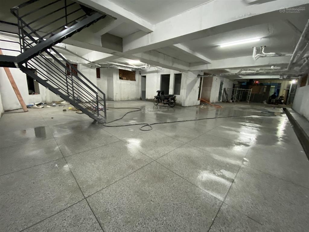 Bán tòa căn hộ mini 35 phòng 4 tầng doanh thu 100 tr/tháng đường trần ...