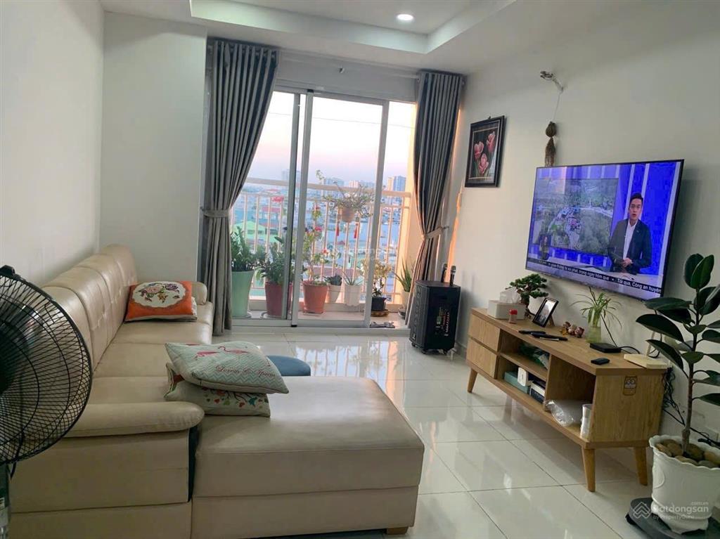 Ban đúng giátản đà court, 3,7 tỷ, 70m2, 2pn,2wc p11 quận 5